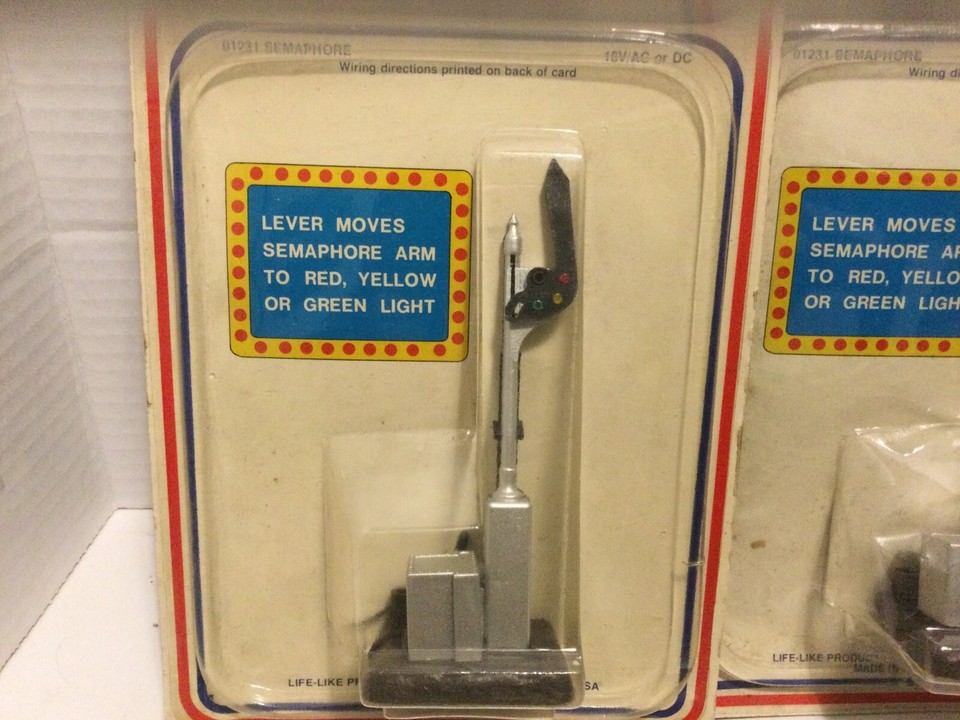 2 O Gauge Lifelike Semaphores Super light ups. 01231. Vintage. | eBay