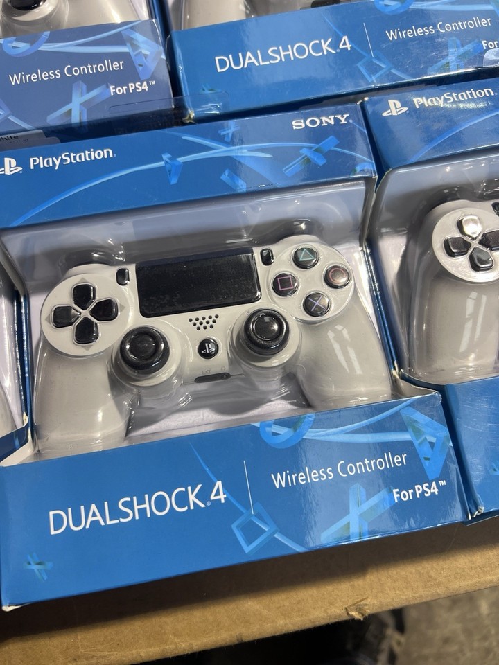 Lot Of 5 Sony PlayStation 4 DualShock 4 Wireless Controllers - White ...