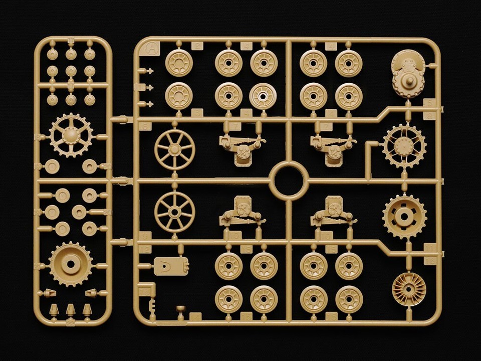 Tamiya 25208 1/35 GERMAN TANK PANZERKAMPFWAGEN IV Ausf.F & MOTORCYCLE N ...