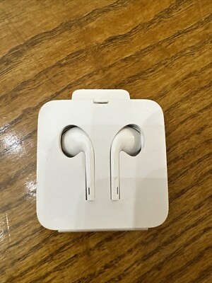 Apple EarPods with Lightning Connector In Ear Canal Headset - White ...