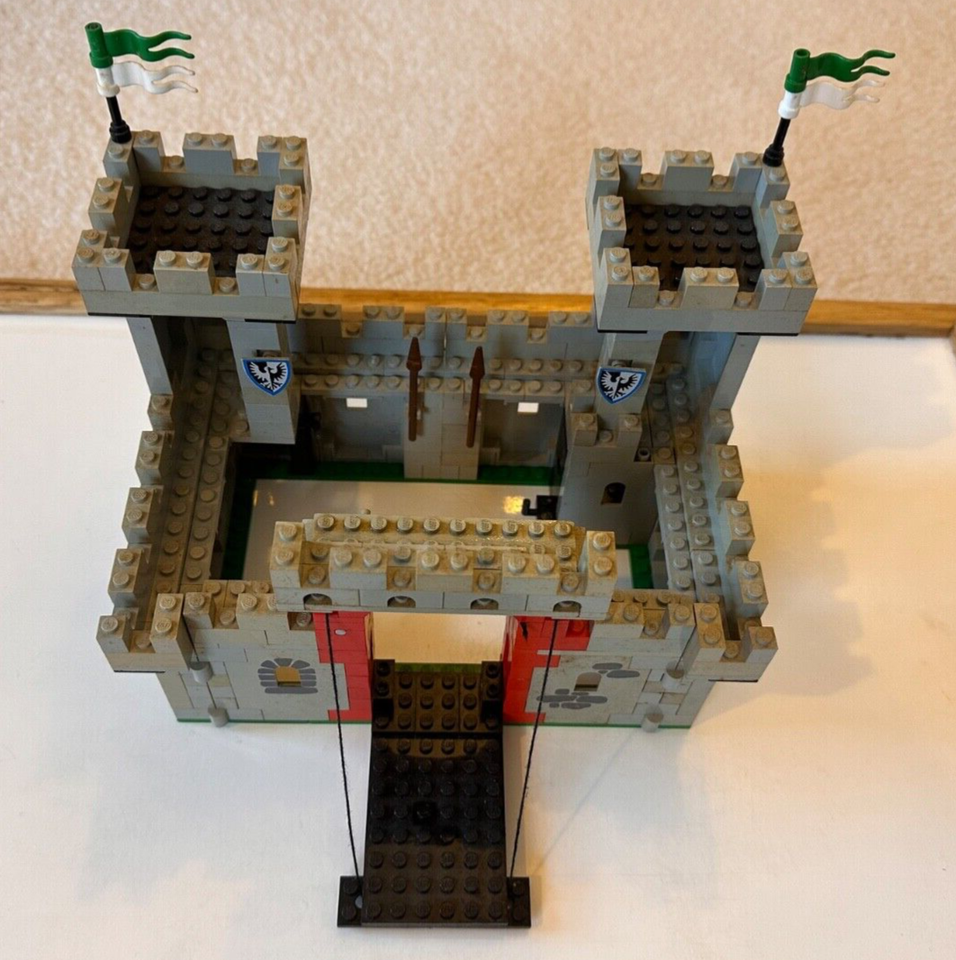 Vintage LEGO Castle Set 6073 - Knight's Castle; 99% complete | eBay