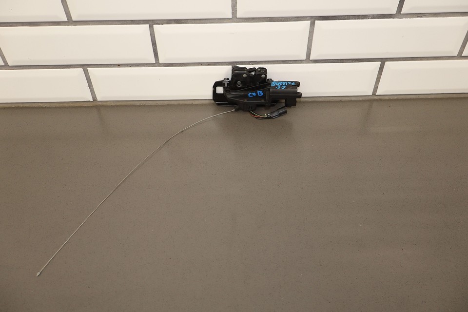 98-04 Chevy Corvette C5 Convertible Boot Cover Latch | eBay