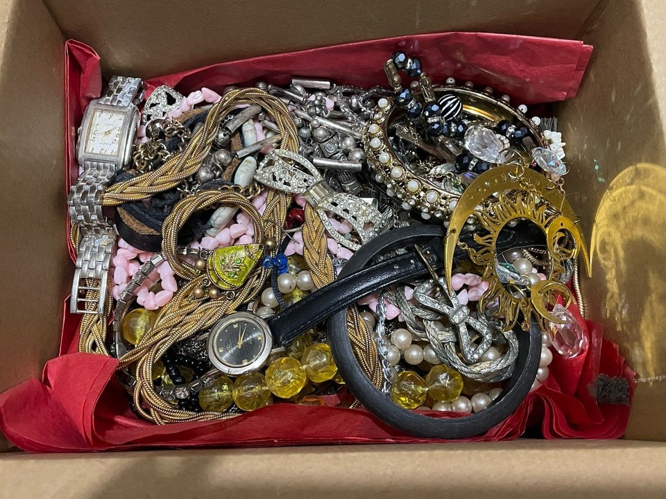 Huge Junk Jewelry Lot Mostly Vintage~Crafting/Harvest/Repurpose~Over 6 ...