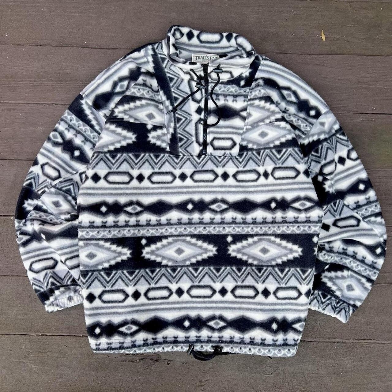 Vintage Trails End Black and White Synchilla Fleece - Gem