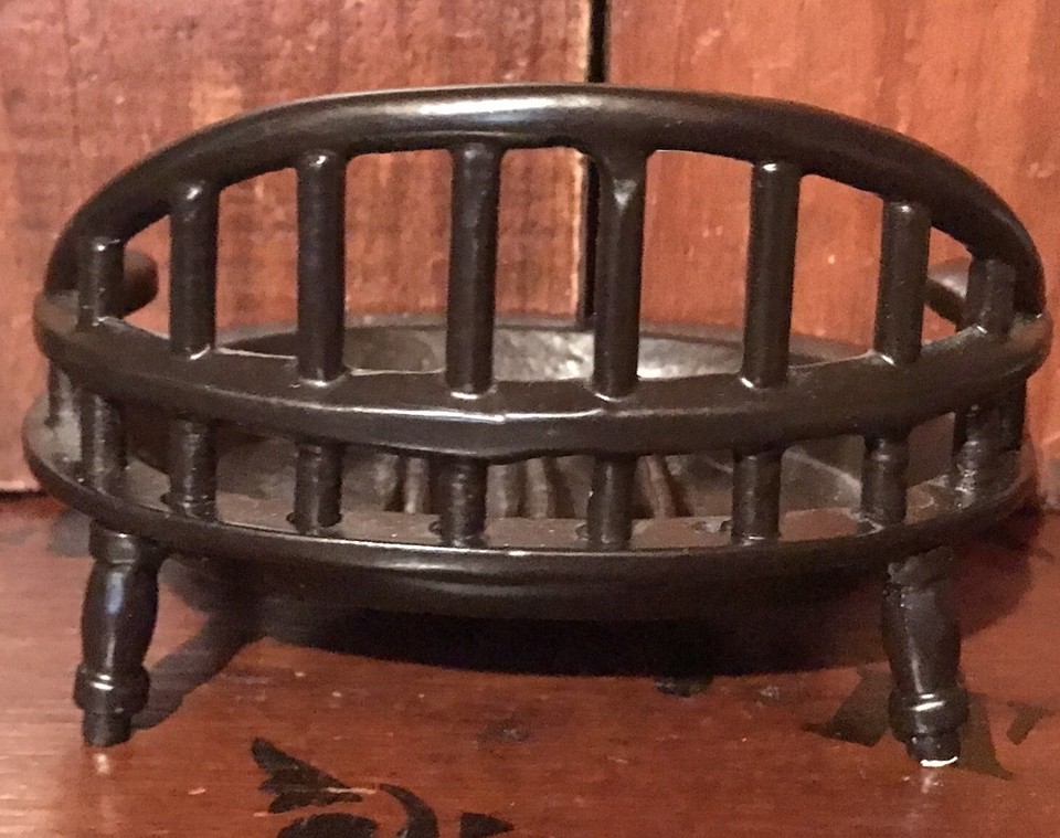Vintage Primitive Black Metal Colonial Curved Back Bench Soap Dish | eBay