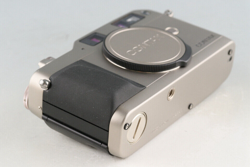 Contax G1 + Carl Zeiss Planar T* 45mm F/2 Lens With Box Contax G1 + Carl Zeiss Planar T* 45mm F/2 Lens With Box