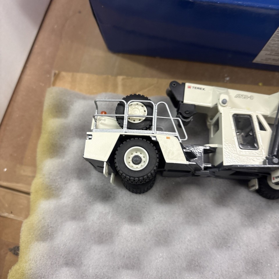 Conrad Modelle Terex AT 22 Pick and Carry Crane 2113/12 | eBay UK