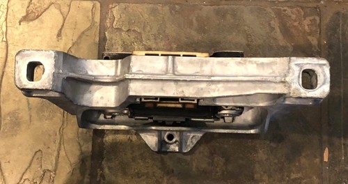 2015 MERCEDES B Electric Drive Base ENGINE RIGHT MOUNT, PART ...