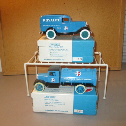 " Royalite Oil Co." of Canada, 2 Piece Set,31 Hawkeye,32 Ford Panel ...