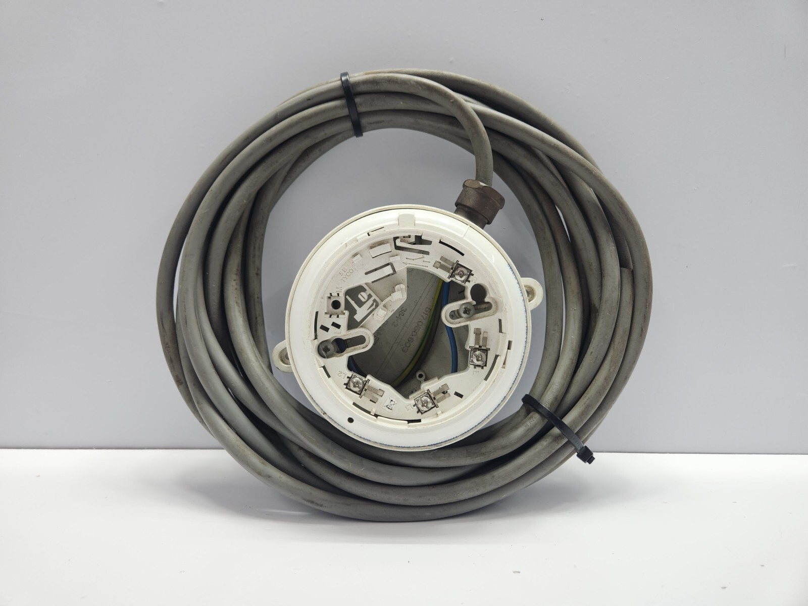 TYCO DHM-5B DECK HEAD MOUNTING 5B UNIVERSAL DETECTOR BASE WITH CABLE ...