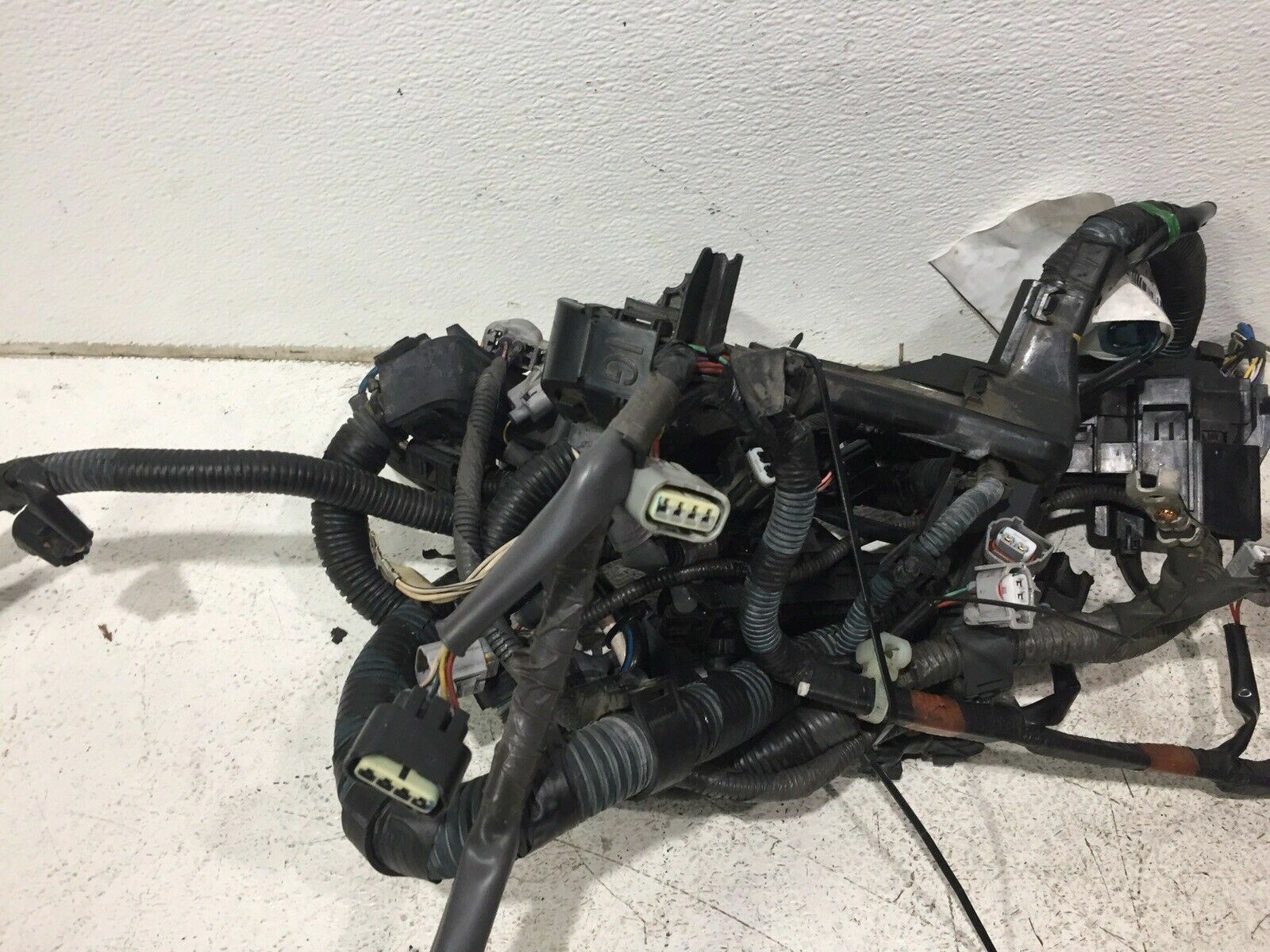 2009 09 Pontiac Vibe 2.4 GT FWD A/T engine wire wiring harness CAL ...