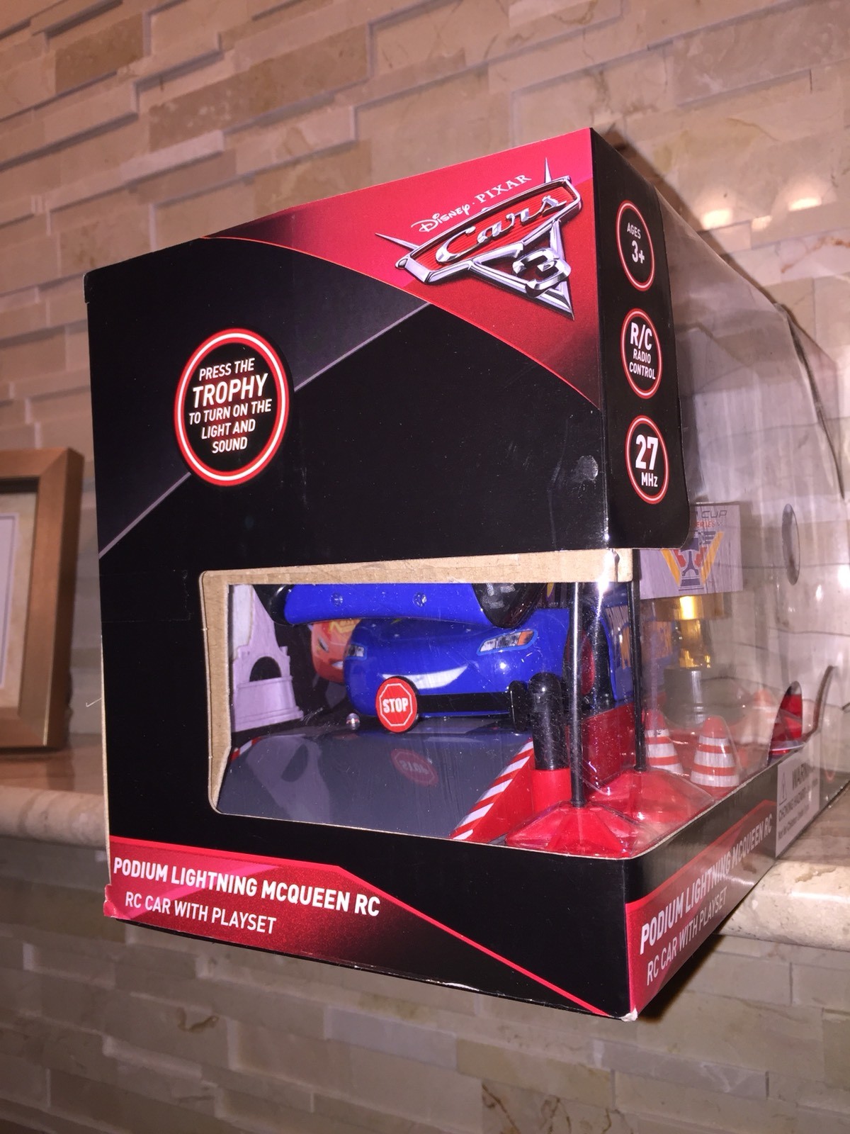 DISNEY CARS PODIUM LIGHTNING MCQUEEN RC CAR AND PLAYSET | eBay