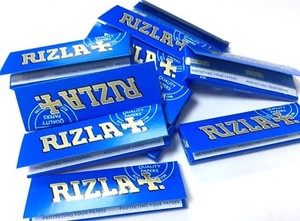 RIZLA BLUE REGULAR ROLLING PAPERS 50 BOOKLETSX 50 PAPERS EACH BOOKLET ...