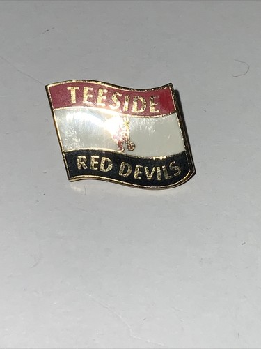 MANCHESTER UNITED TEESIDE RED DEVILS FLAG PIN BADGE | eBay