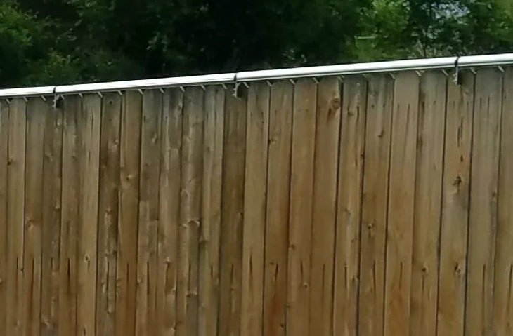 Coyote Roller 8FT Kit-Pets Contained, Coyotes Out! Cats, Dogs, Bird ...