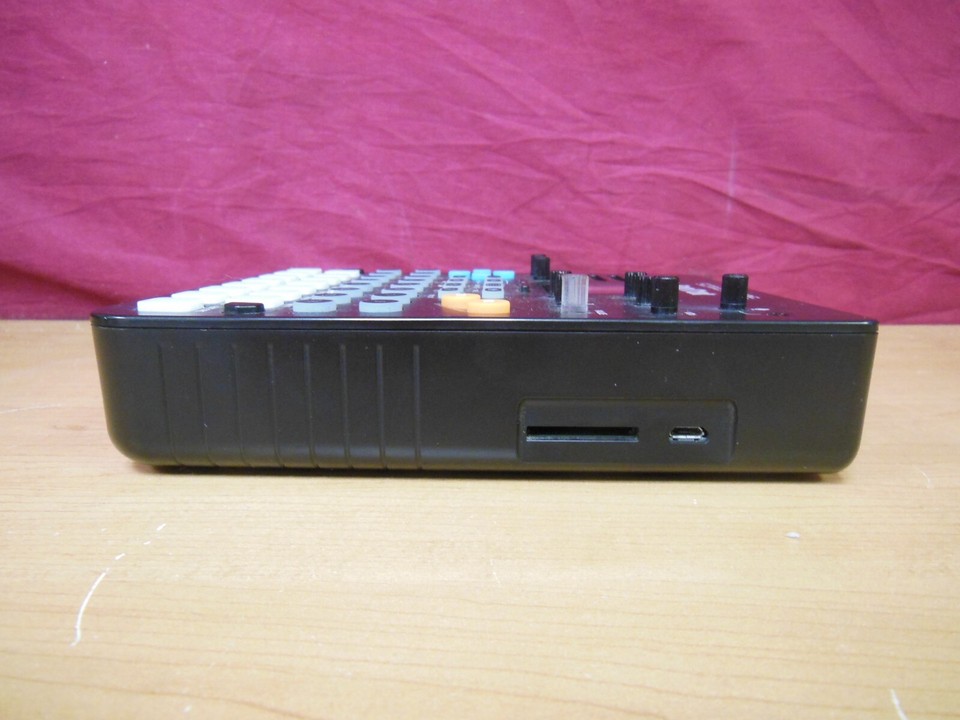 Sonicware SMPLTREK Portable Production Sampler Full Color LED Pad X15 ...