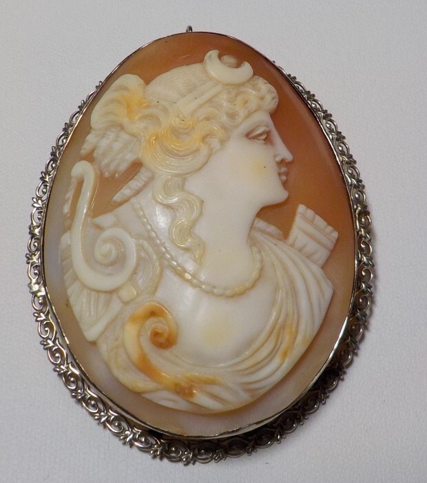 Selene Greek Goddess Of Moon Roman Luna 14k Shell Cam… - Gem