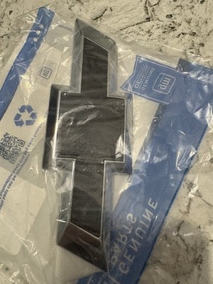 GM OEM 21-23 Trailblazer Lift Gate Exterior Trim-Emblem 42617441 | eBay