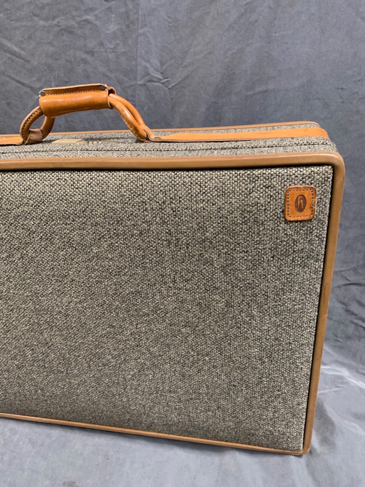 Large Vintage Hartmann Tweed Suitcase With Leather Trim Luggage Case ...