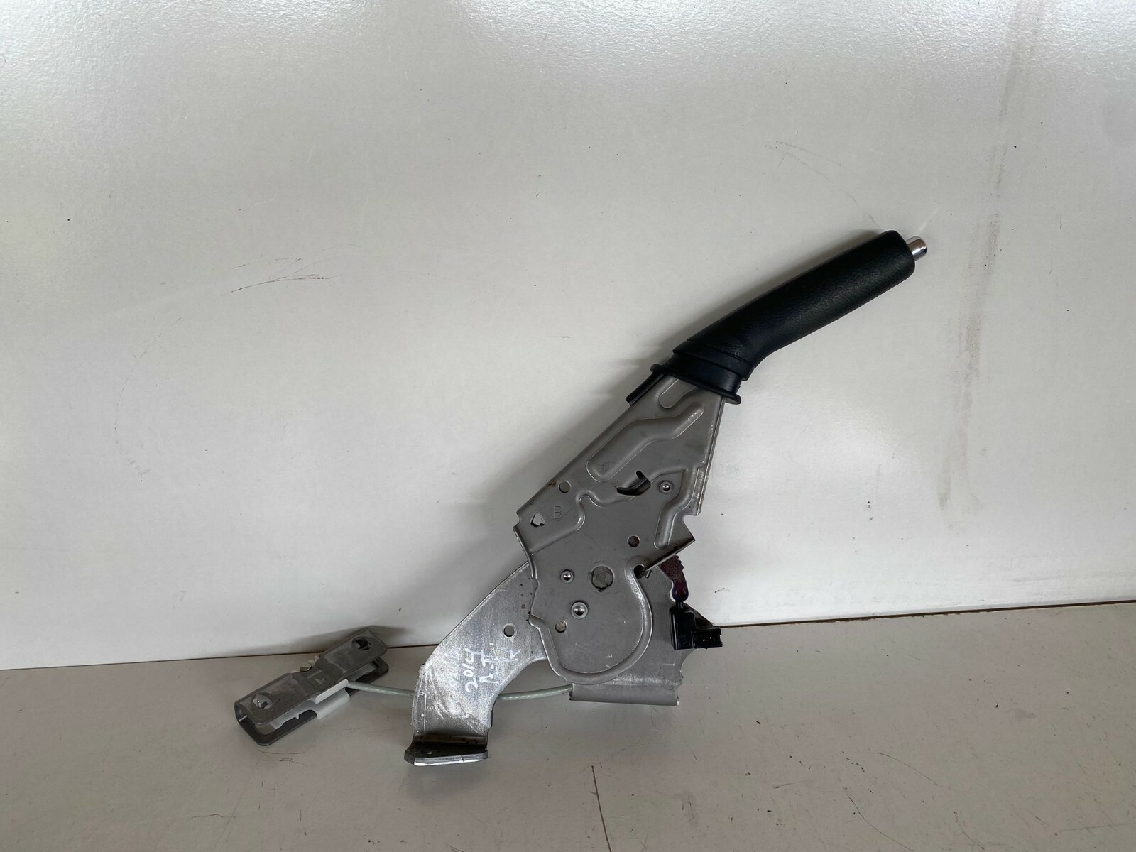 TOYOTA COROLLA HANDBRAKE LEVER, ZRE182R, HATCH, 10/12-06/18 | eBay ...