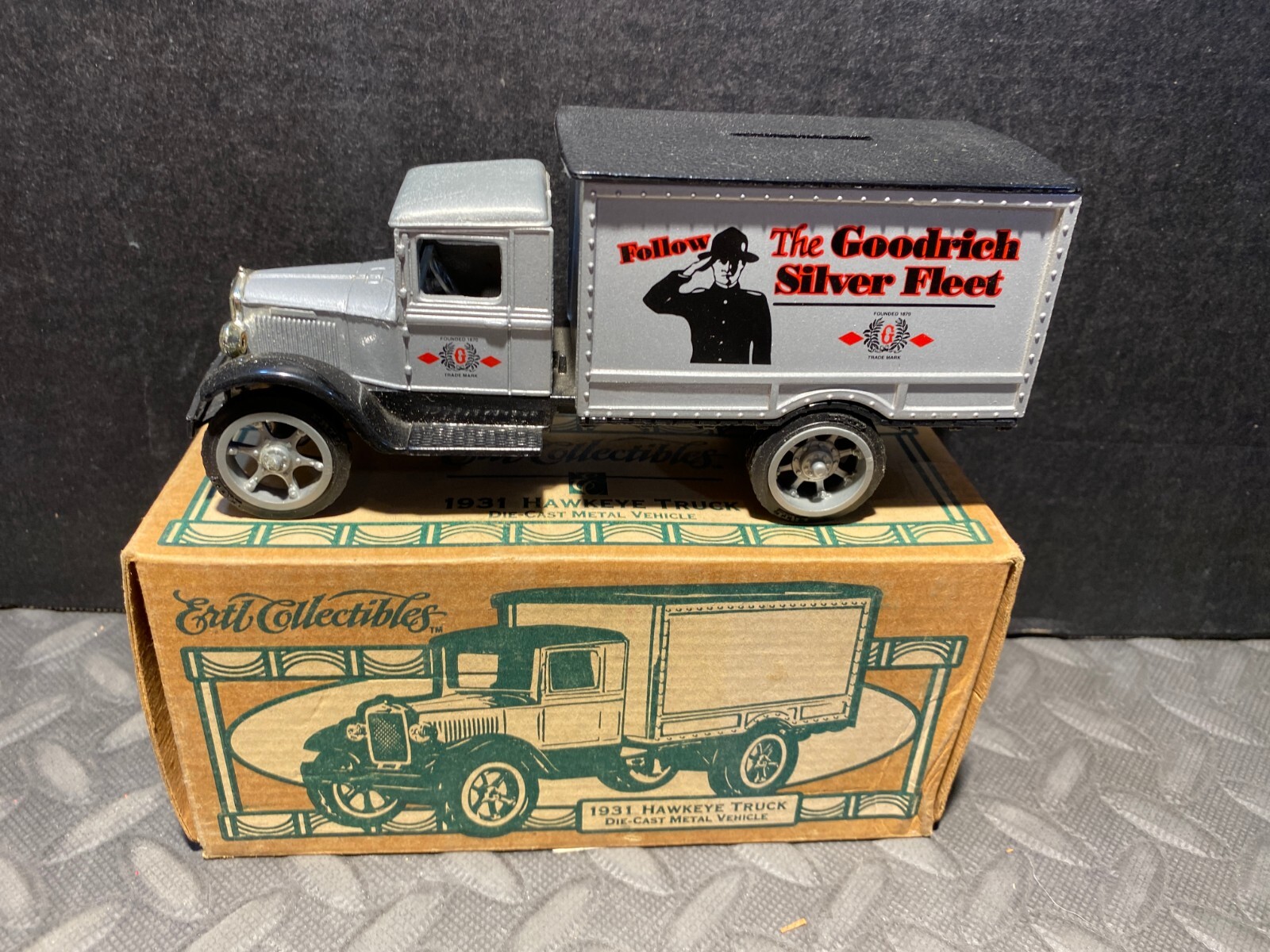 1:34 ERTL VINTAGE BANK 1931 HAWKEYE TRUCK PANEL GOODRICH SILVER FLEET ...