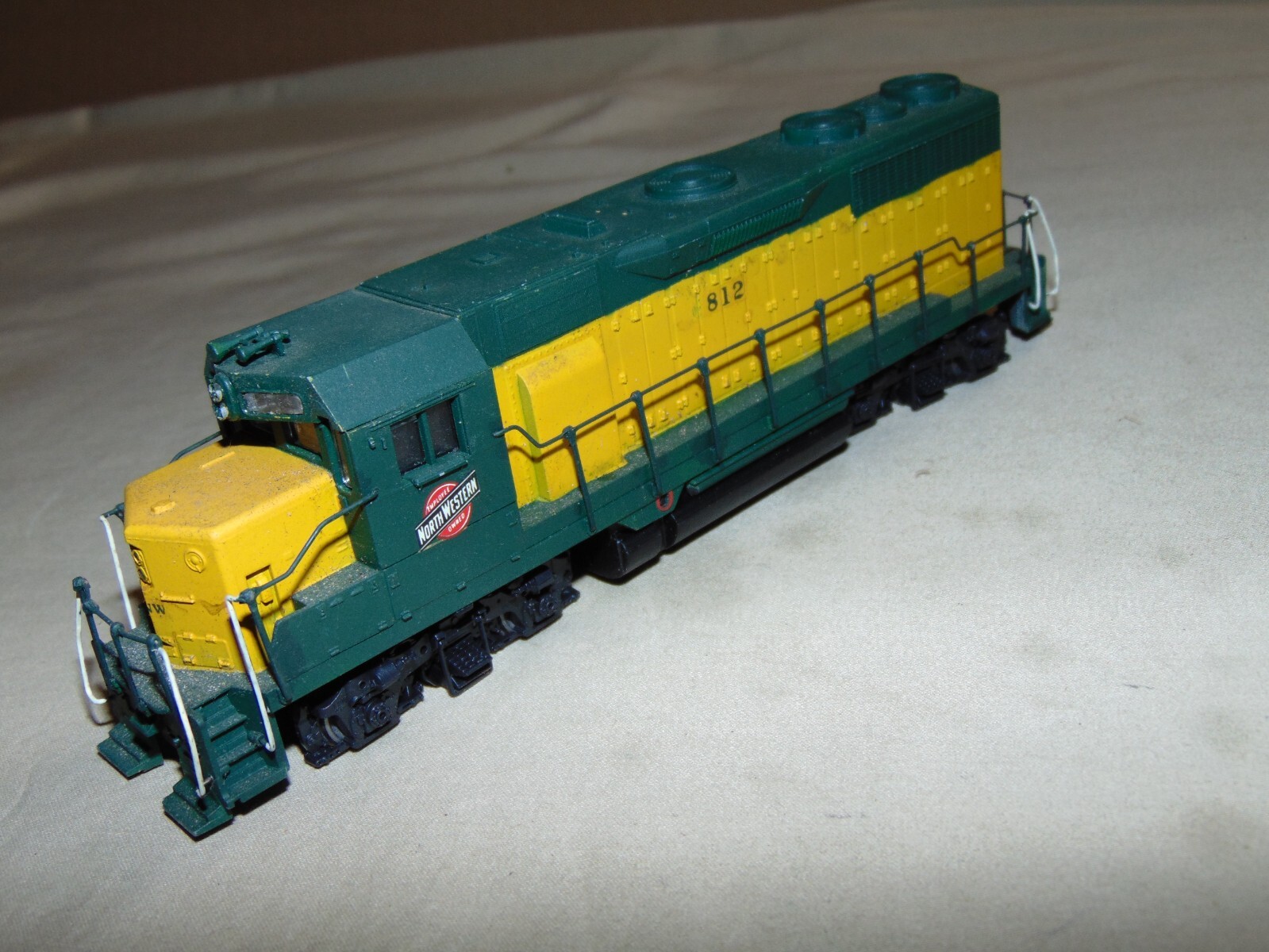 ATHEARN HO 812 CHICAGO NORTHWESTERN CUSTOM PAINT DIESEL....#696... | eBay