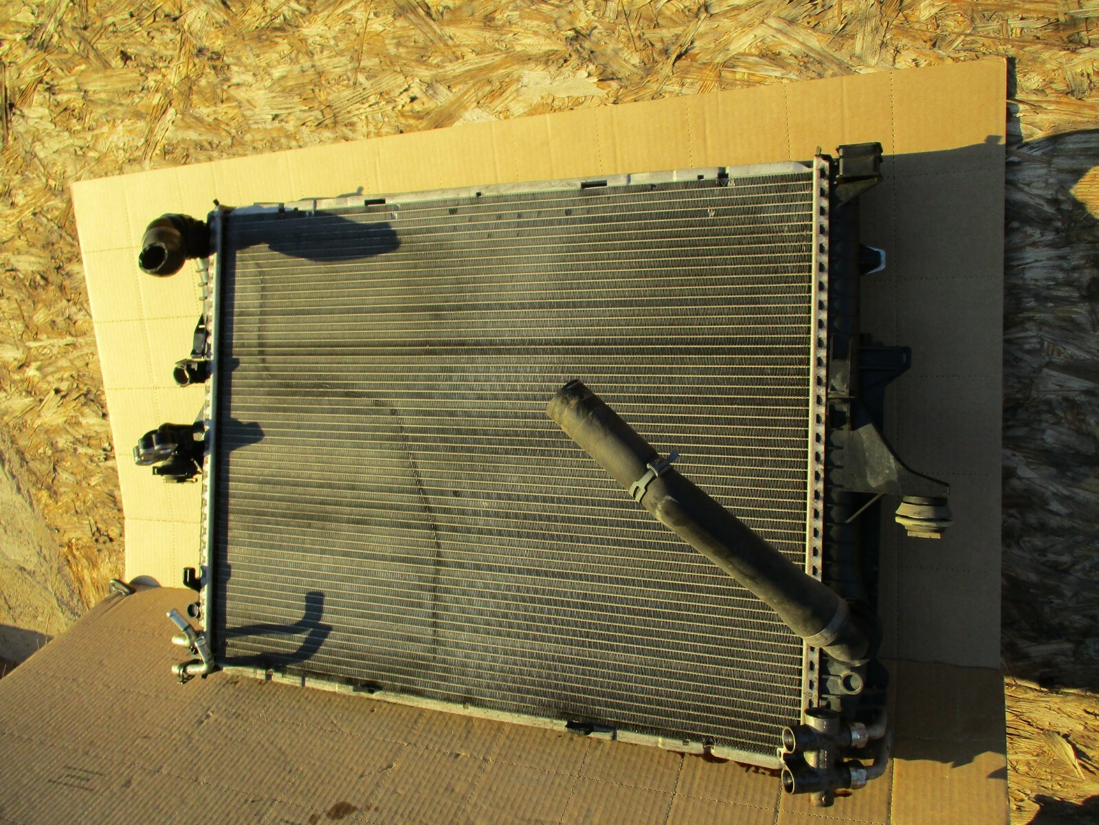 04 VOLKSWAGEN TOUAREG 3.2 FRONT ENGINE MOTOR COOLING COOLANT RADIATOR ...