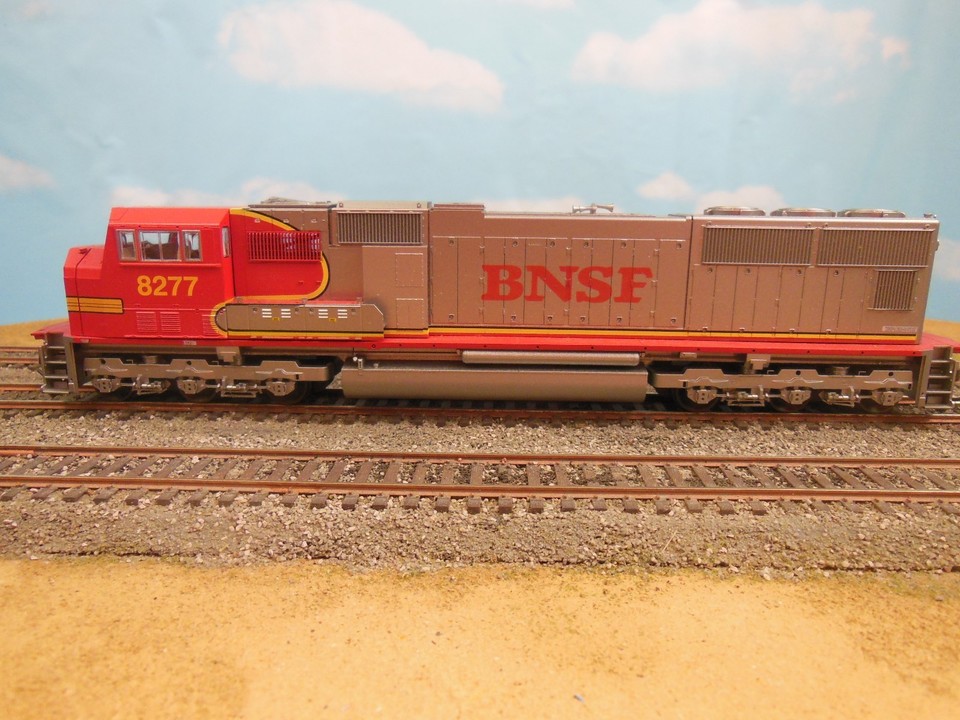 HO SCALE ATHEARN GENESIS BNSF SD751 #8277 LOCOMOTIVE | eBay