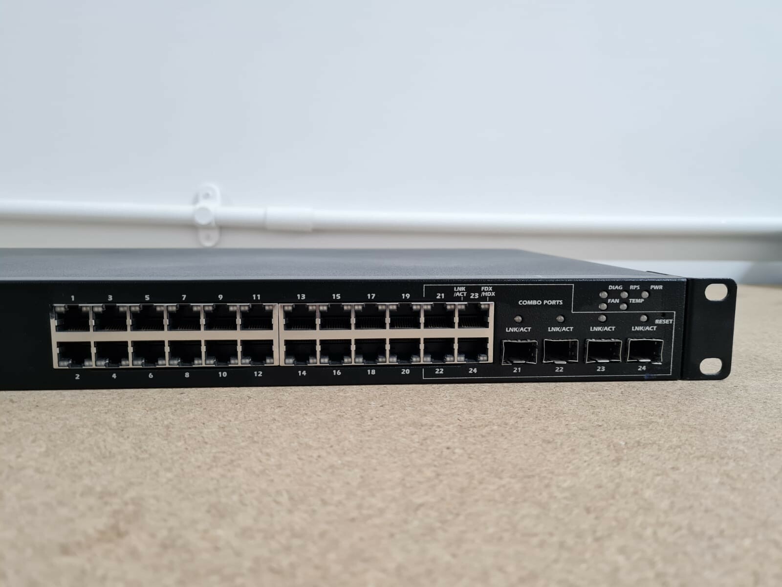 Dell PowerConnect 5424 24-port Gigabit Ethernet Switch UR001 0ur001 for ...