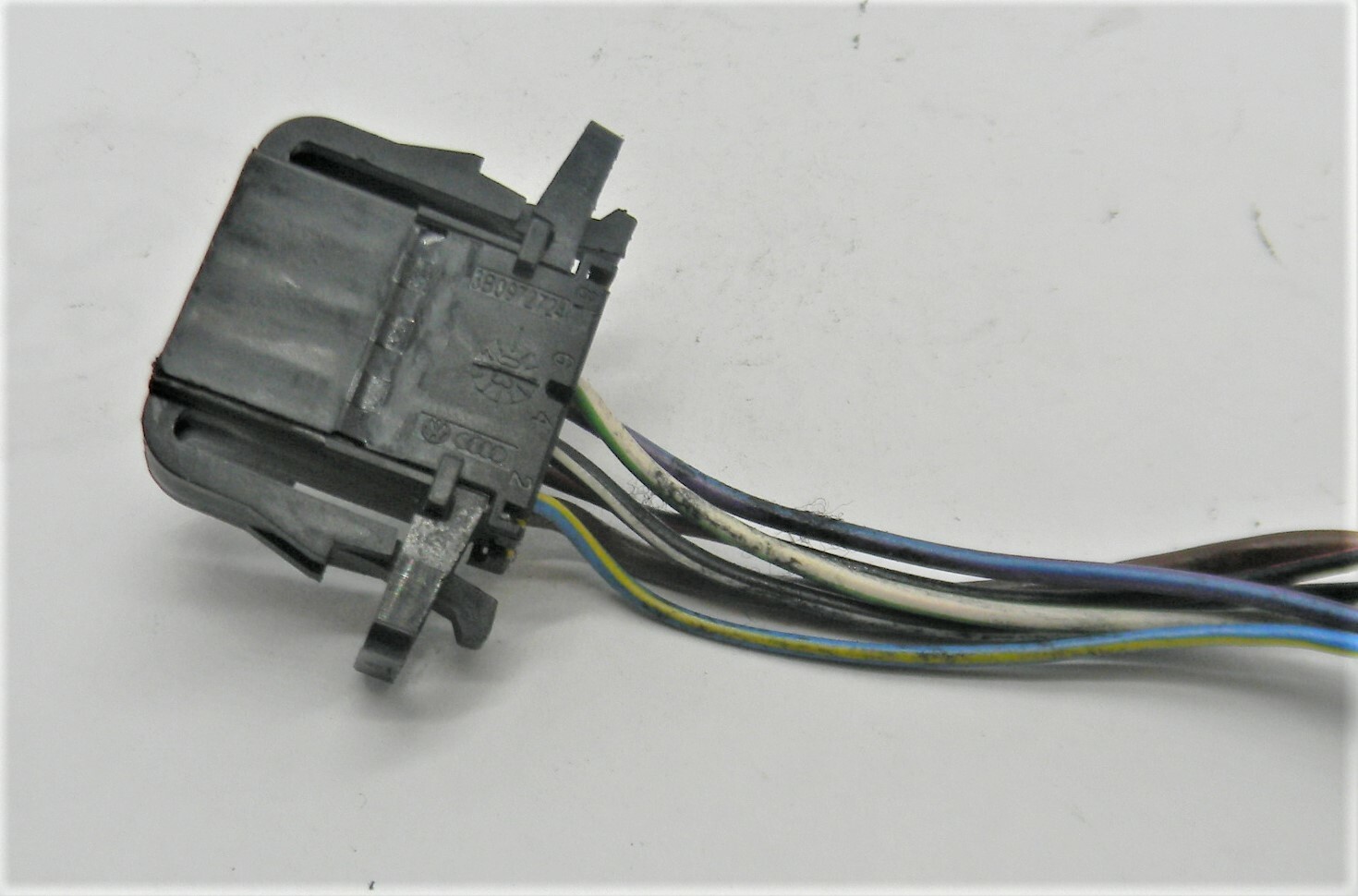 AUDI 2004 A8 8 PORT 6 PIN ELECTRICAL CONNECTOR PLUG PIGTAIL 3B0972724 ...