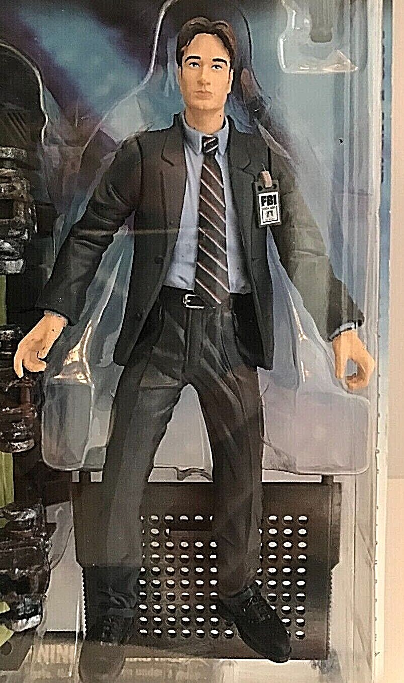 X-Files Agent Mulder Action Figure Lot - 1998 McFarlane Toys - UFO Area ...