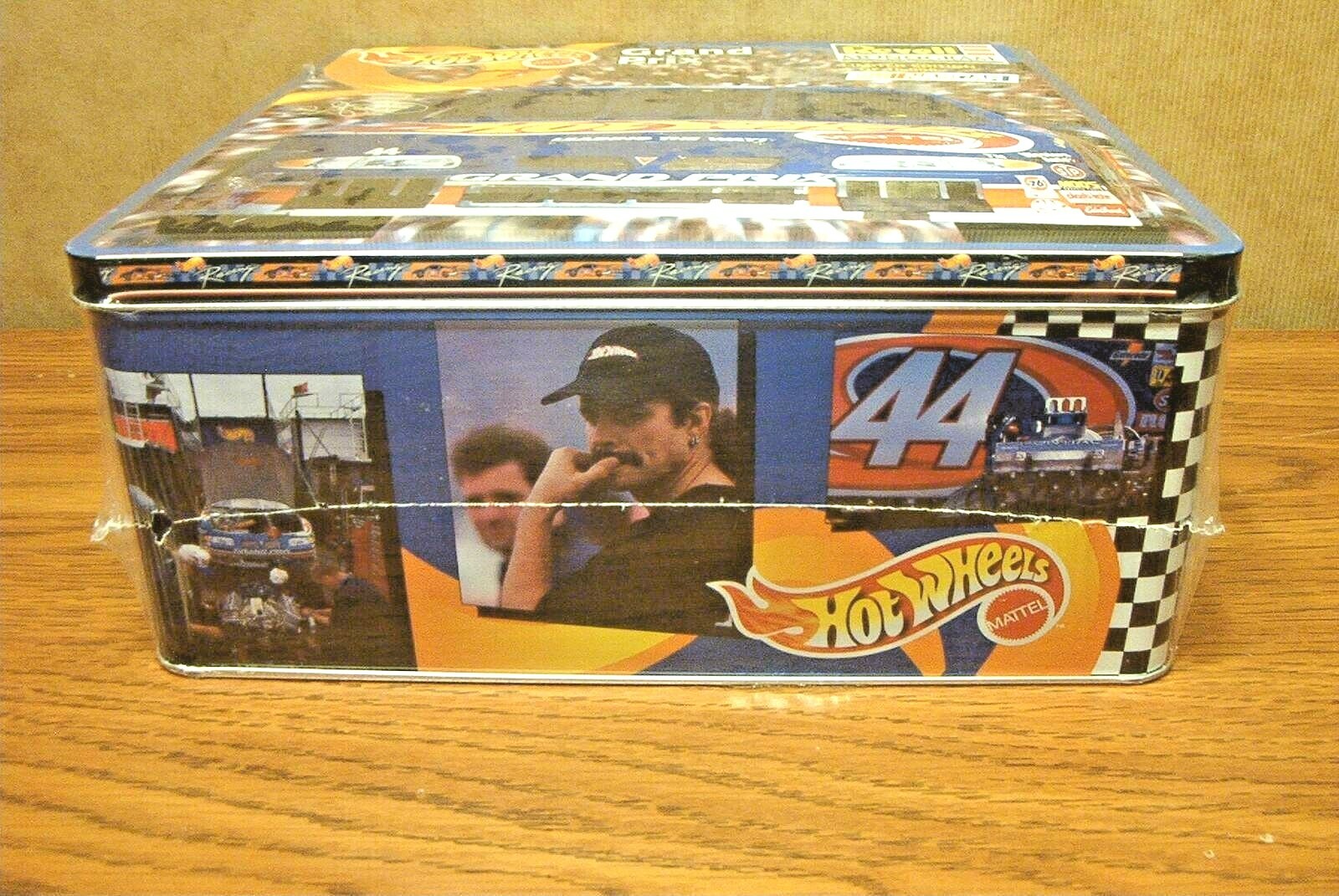 1 24 Revell Monogram 1997 #44 Hot Wheels Model Kit Collectors Tin Kyle ...
