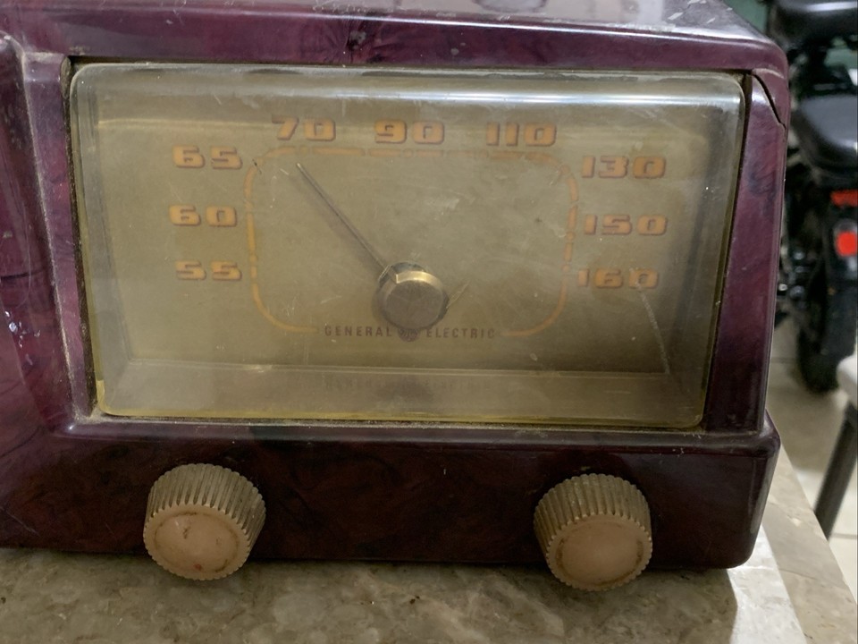 Vintage 1950s GE General Electric Model 400 Purple Bakelite Tube Radio ...