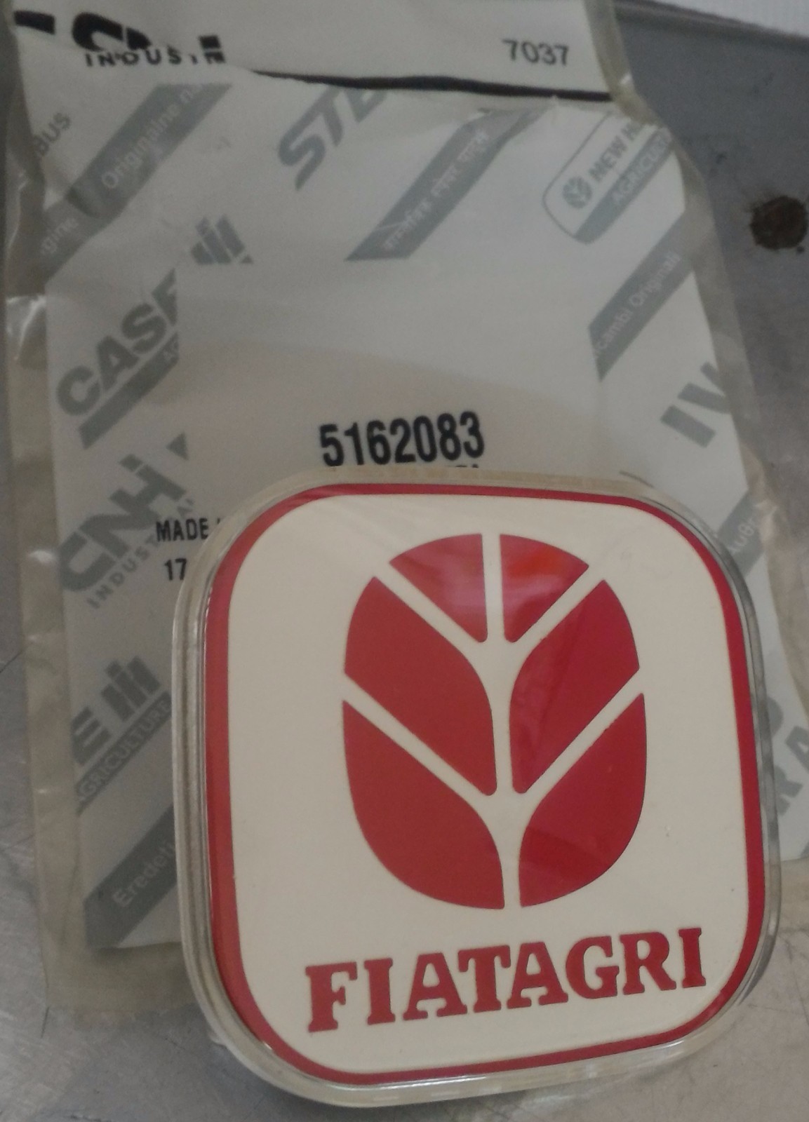 5162083 STEMMA LOGO FIATAGRI PER TRATTORE FIAT ORIGINALE CNH | eBay