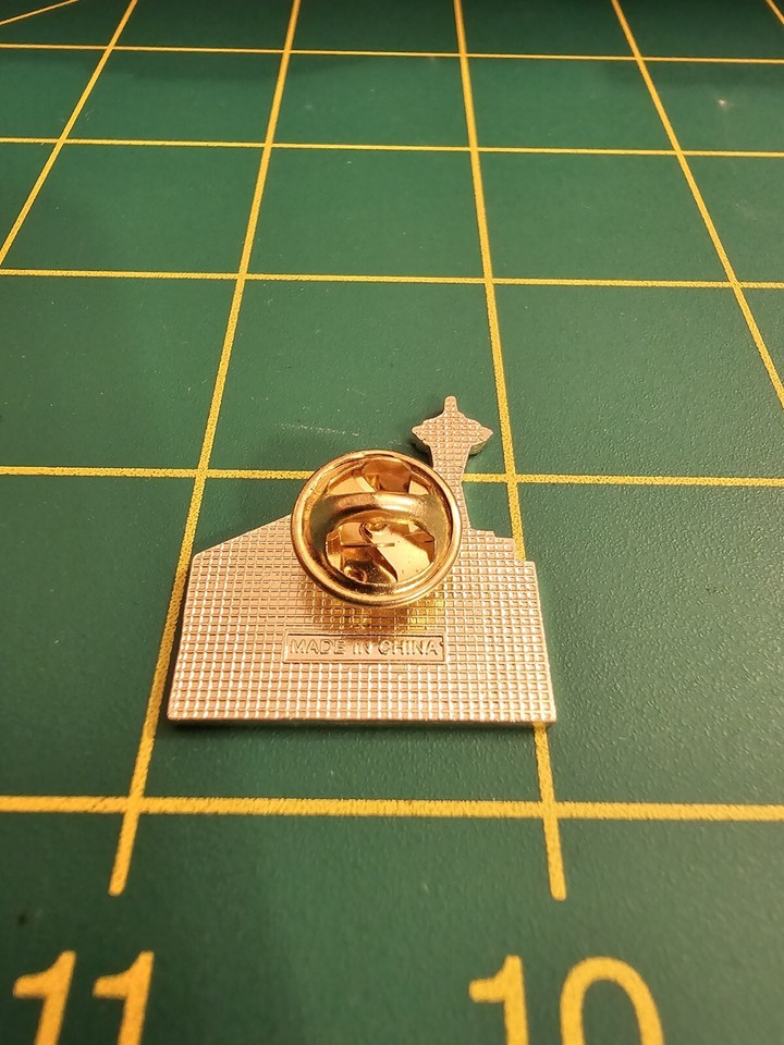 Seattle Skyline Space Needle, Gold Tone Metal & Enamel Lapel Pin ...