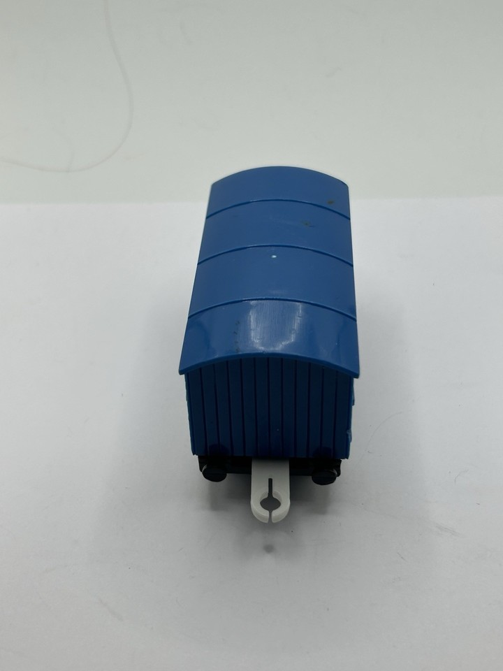 Rare Thomas & Friends - Trackmaster R9228 Train Car - Blue Van 2009 | eBay