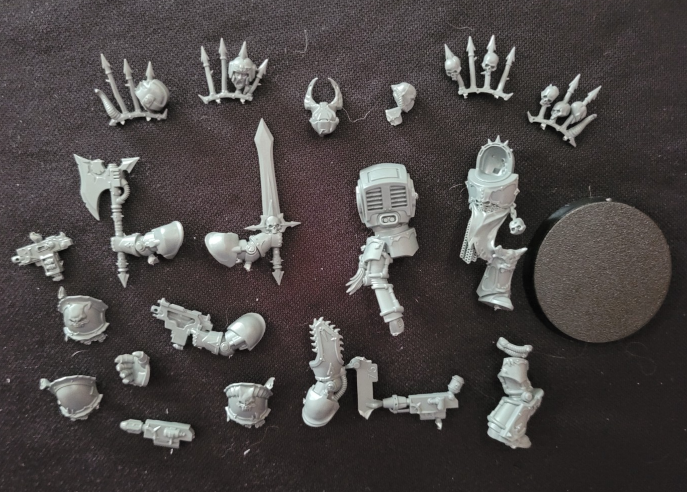 Chaos Terminator w/ Chainfist Sword Axe Warhammer 40K Space Marines ...