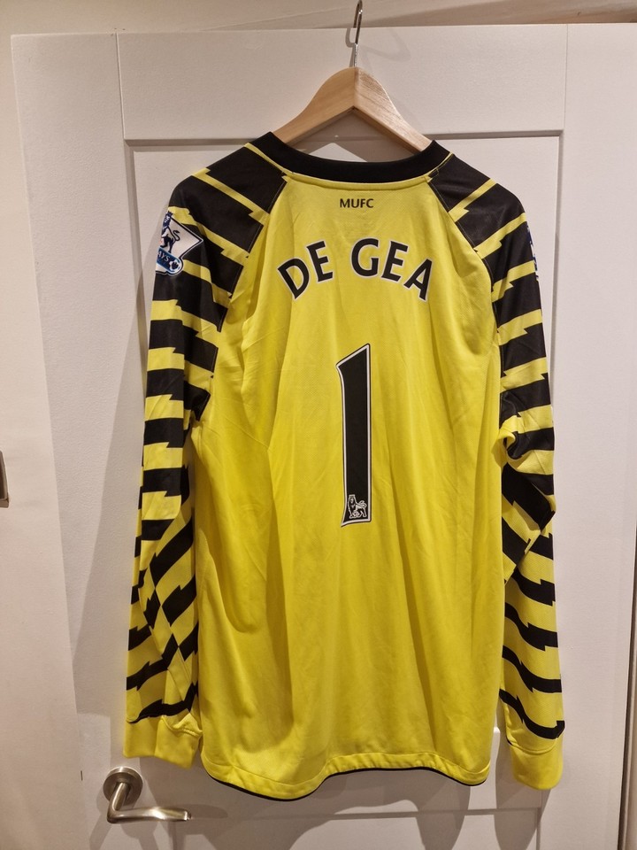 Manchester United 2010-11 Goalkeeper 3rd Jersey De Gea Name | eBay UK
