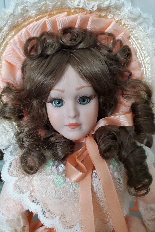 THE WILLIAMSBURG DOLL FACTORY LADY ANNE "Fiona" 17" PORCELAIN DOLL IN ...
