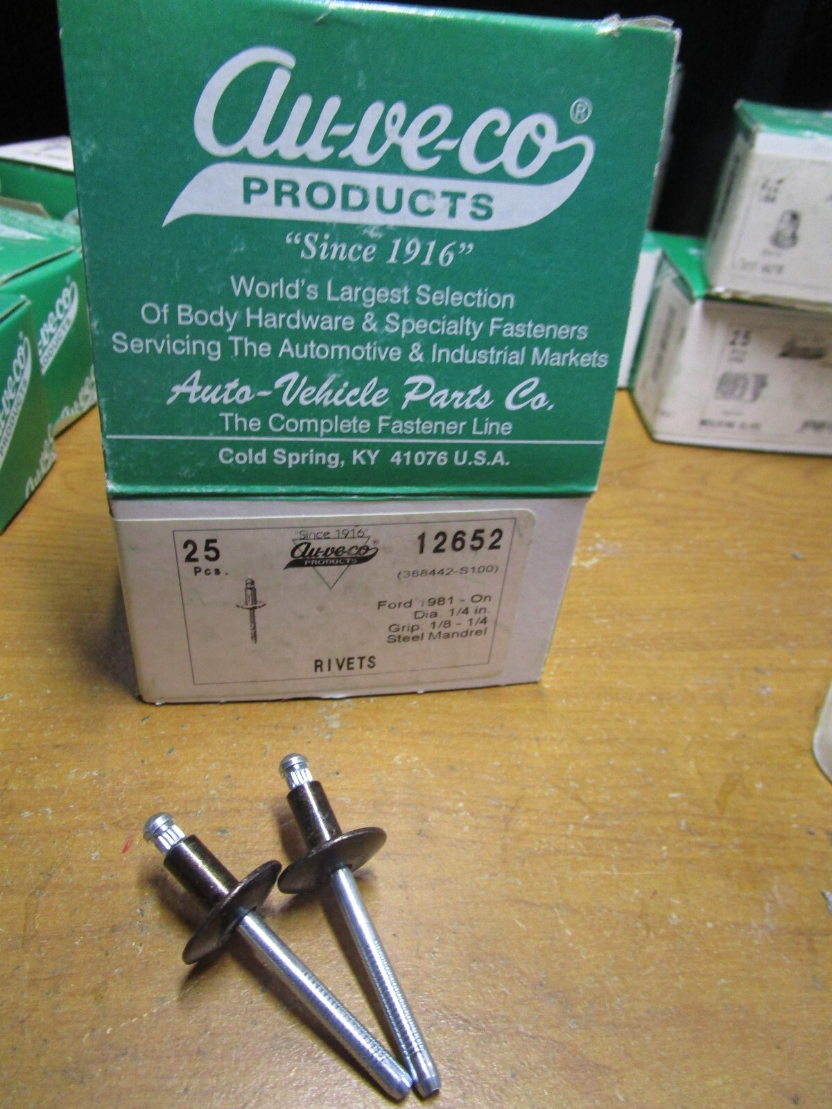 SPECIAL RIVET (FORD) 1/4 DIA. 3/4 FLANGE DIA. Auveco 12652 QTY 25 | eBay