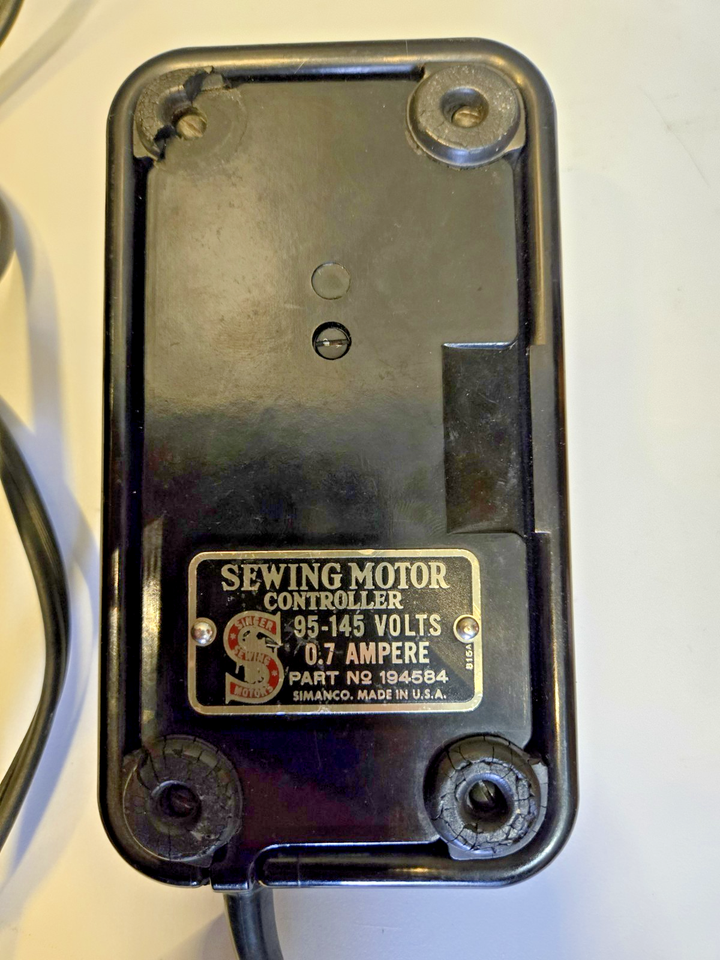 1937 Singer 221 Featherweight Sewing Machine Portable Scrolled Extras ...