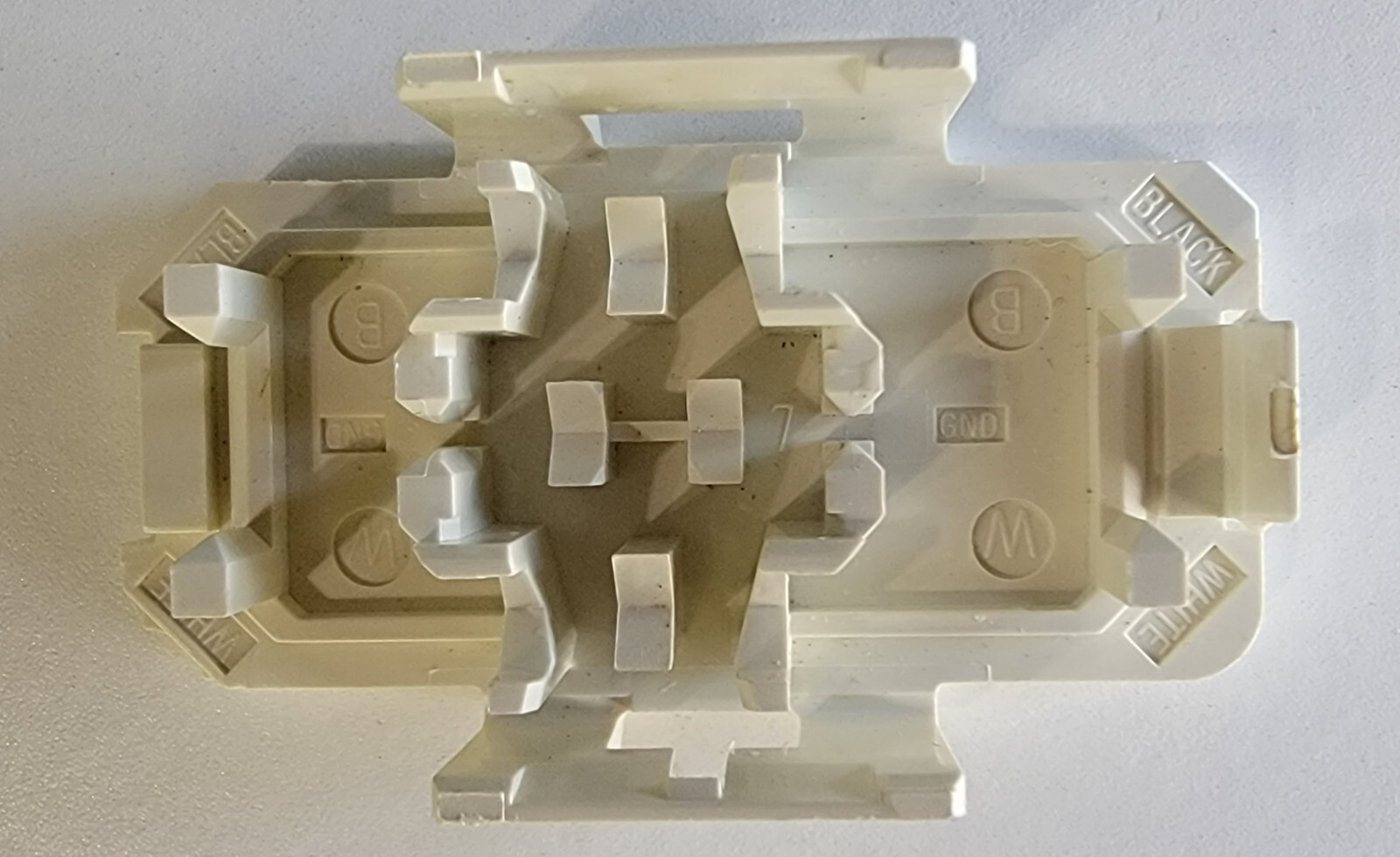 Wirecon Self Contained Single Receptacle Outlet - White WDRG 15A 125V ...