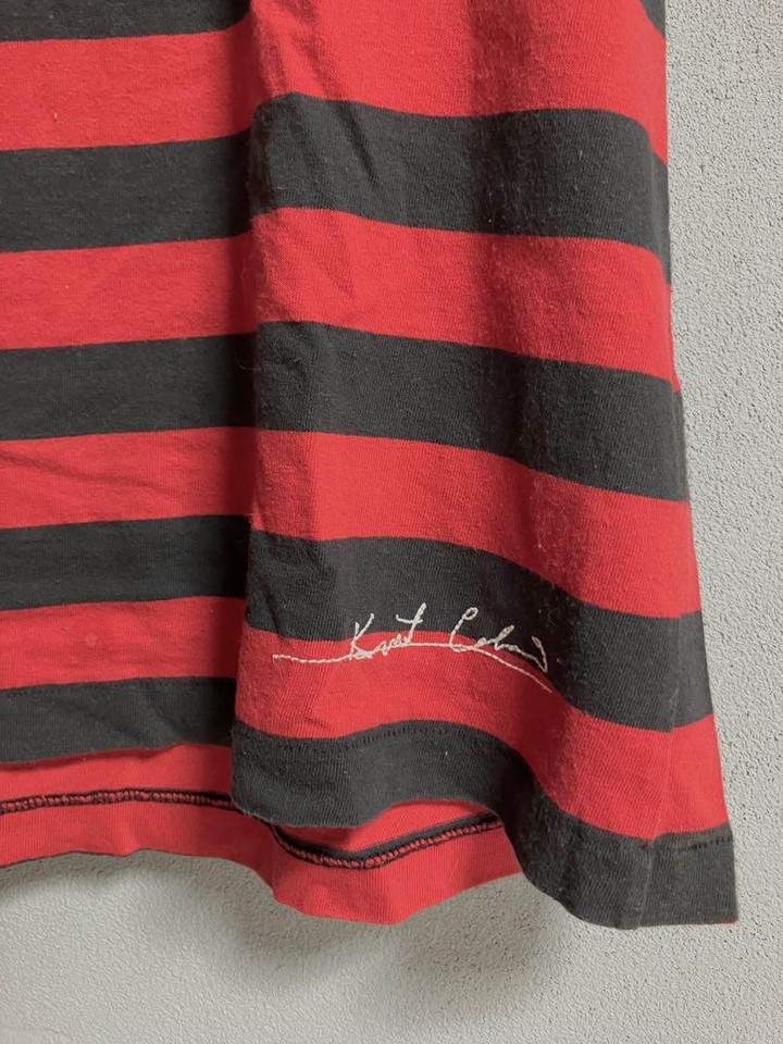 Kurt Cobain Red & Black Border T-Shirt UNIQLO | eBay