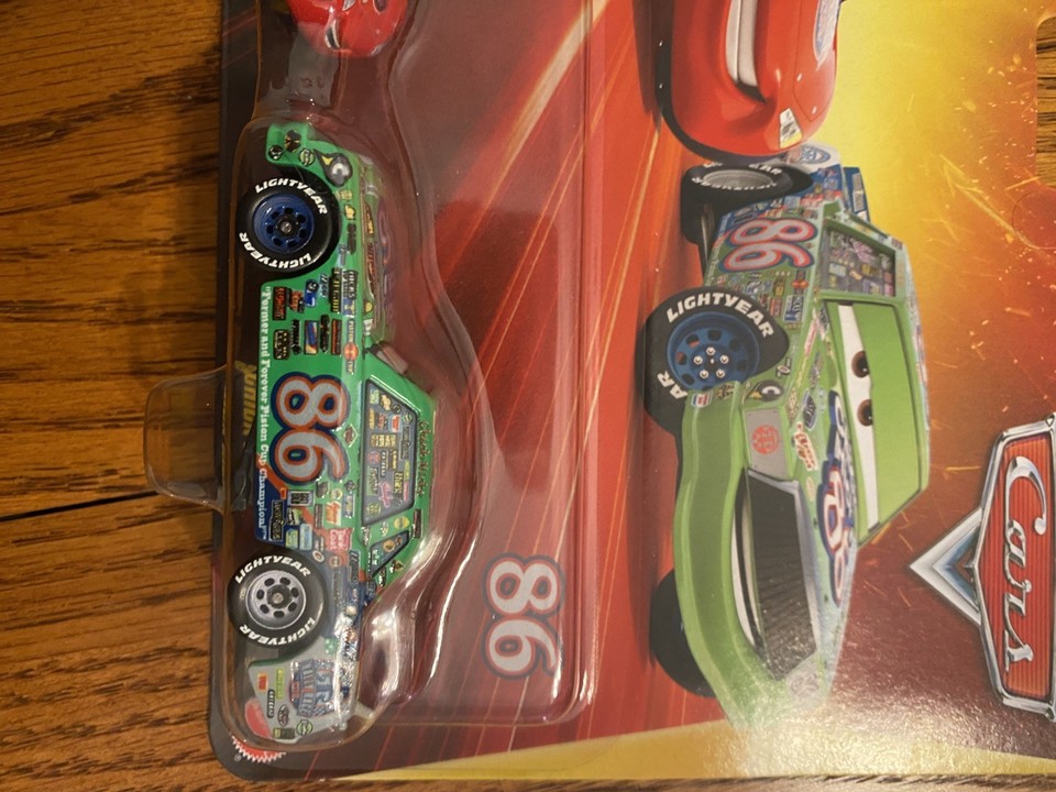 DISNEY PIXAR CARS - RACE & RESCUE - LIGHTNING MCQUEEN & CHICK HICKS ...