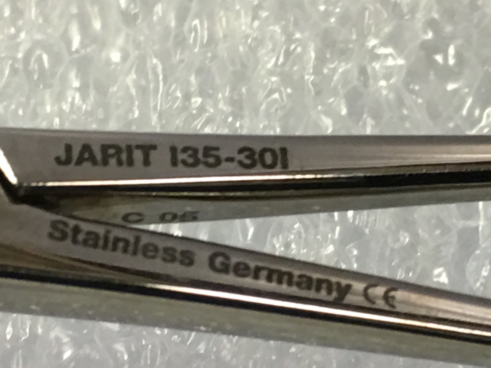 Jarit 135-301 Allen Intestinal Clamps longitudinal serrations, 1 x 2 ...