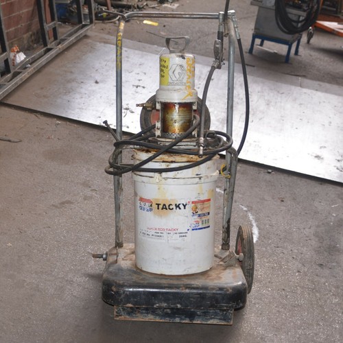 Graco Fire-Ball Air Powered Pump cart–mounted GREASE DISPENSER gun 207 ...