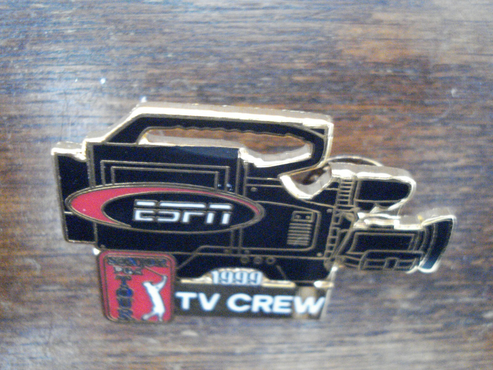 T.V Crew ESPN Camera Pin, very cool Sr PGA Tour Pin | eBay