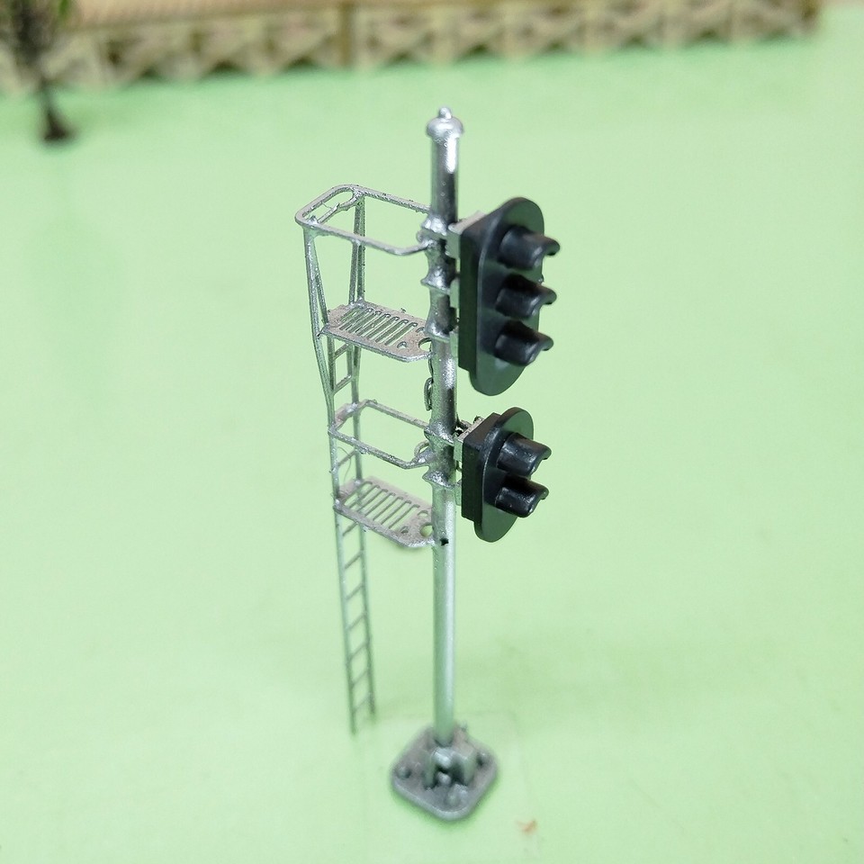 1 x HO scale model railroad 2 heads block signal LED GreenYellowRed ...