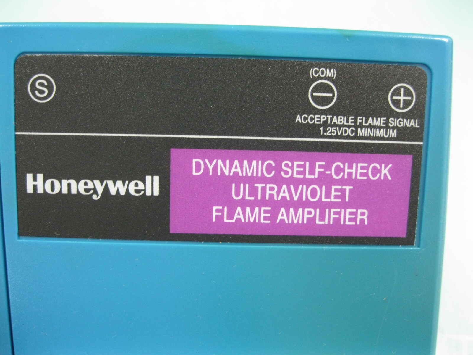 Honeywell RM7800 M 1011 Dynamic Self-Check Ultraviolet Flame Amplifier ...
