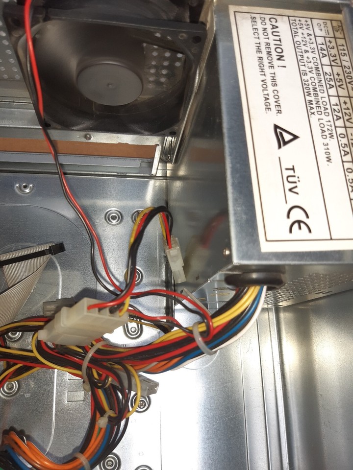 VINTAGE Mid Tower BEIGE RETRO PC CASE, 320W PSU, Floppy Windows 2000 ...